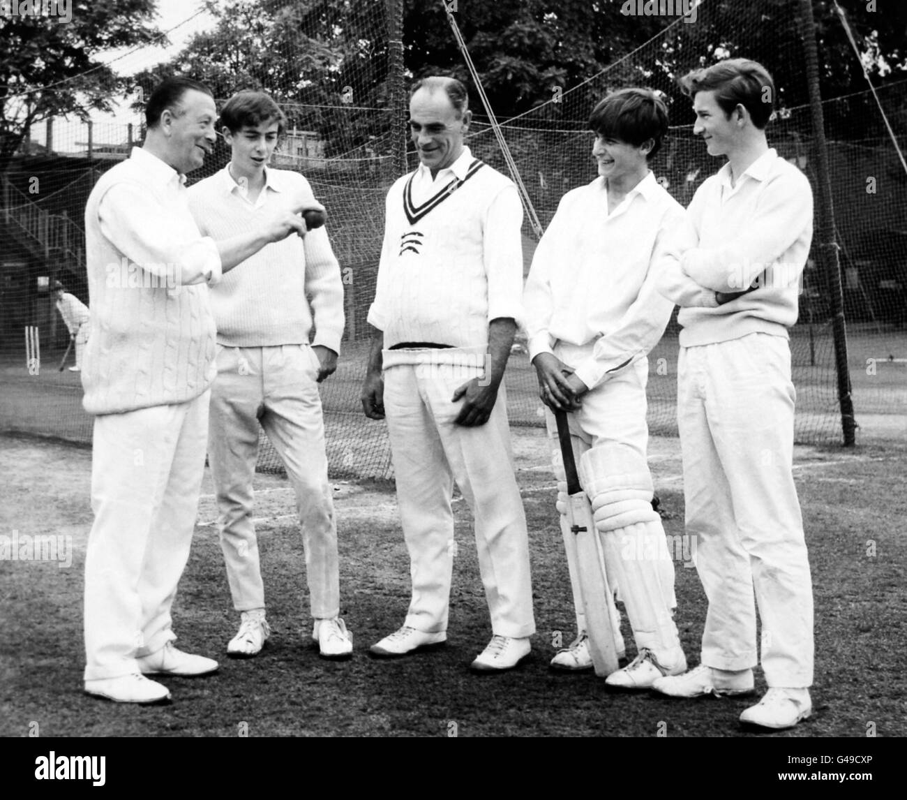 Boys cricket Black and White Stock Photos & Images - Alamy