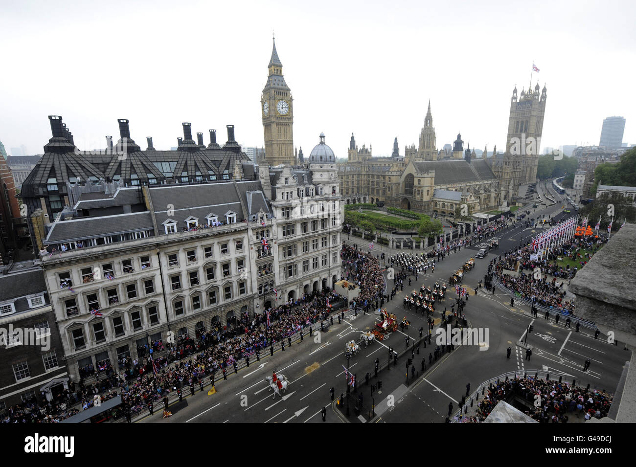 Prince William and his new wife Kate travel in the 1902 State Landau ...