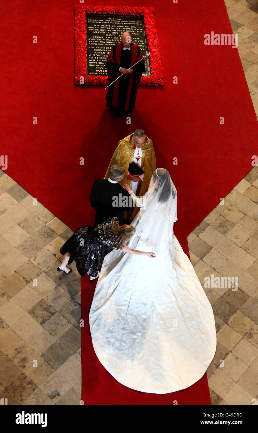 Kate Middleton arrives with her father Michael Middleton at Westminster ...