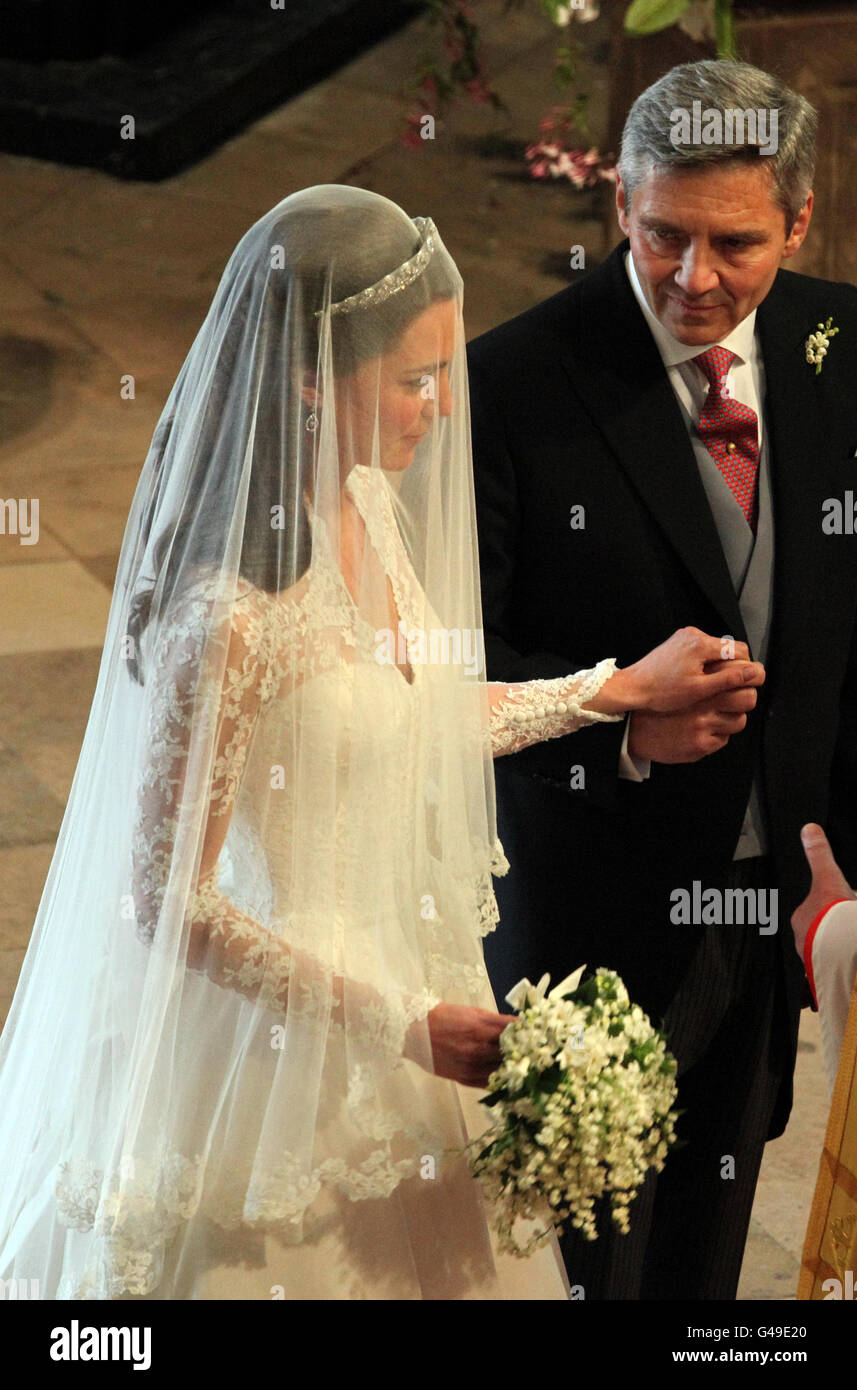 Kate middleton her father michael middleton arrive at westminster abbey ...