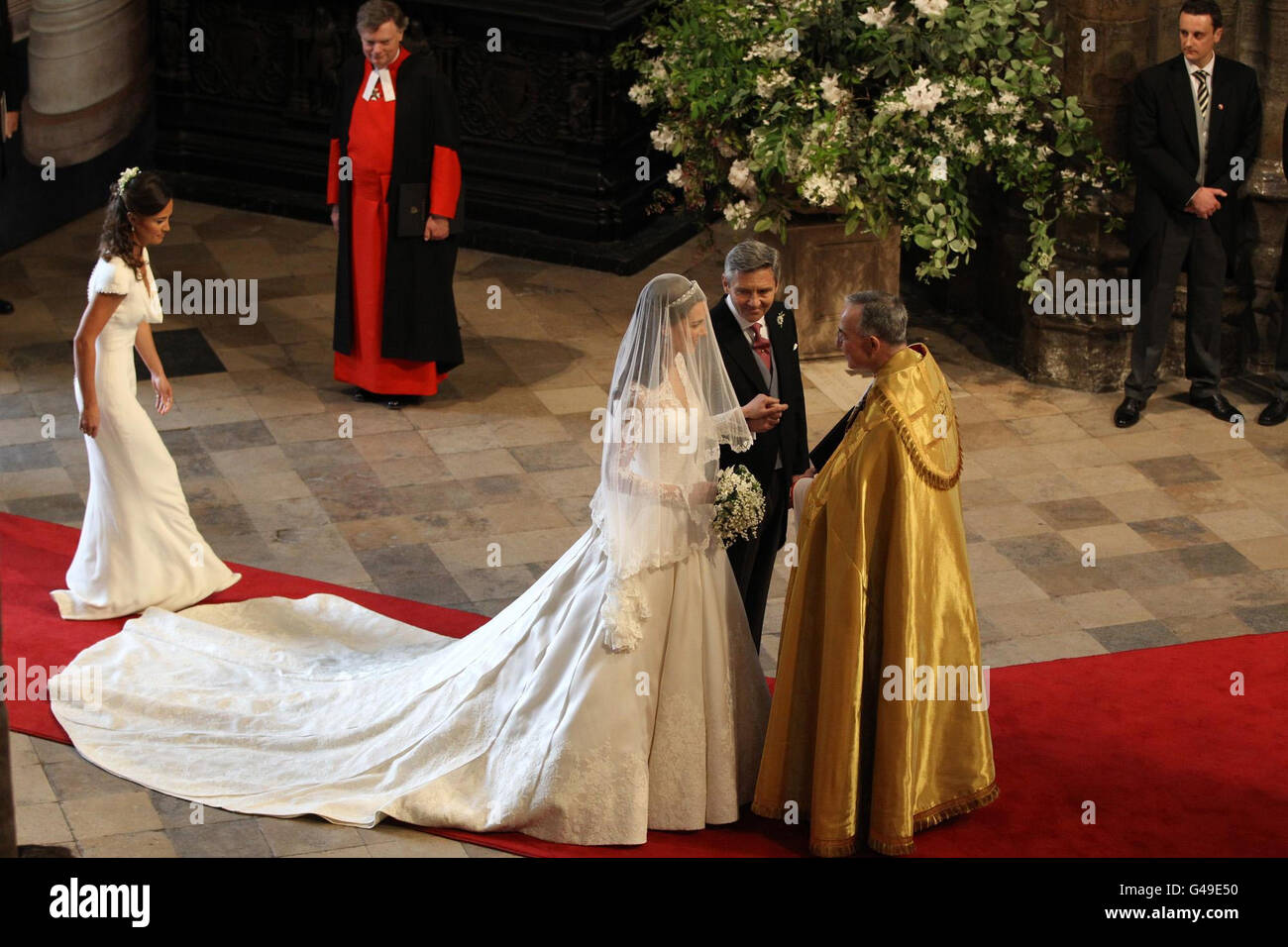 Kate Middleton and her father Michael Middleton meet the Dean of ...