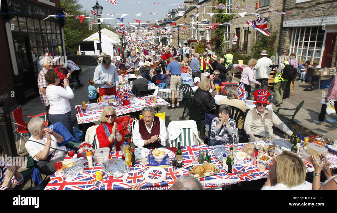Royal street party hi-res stock photography and images - Alamy