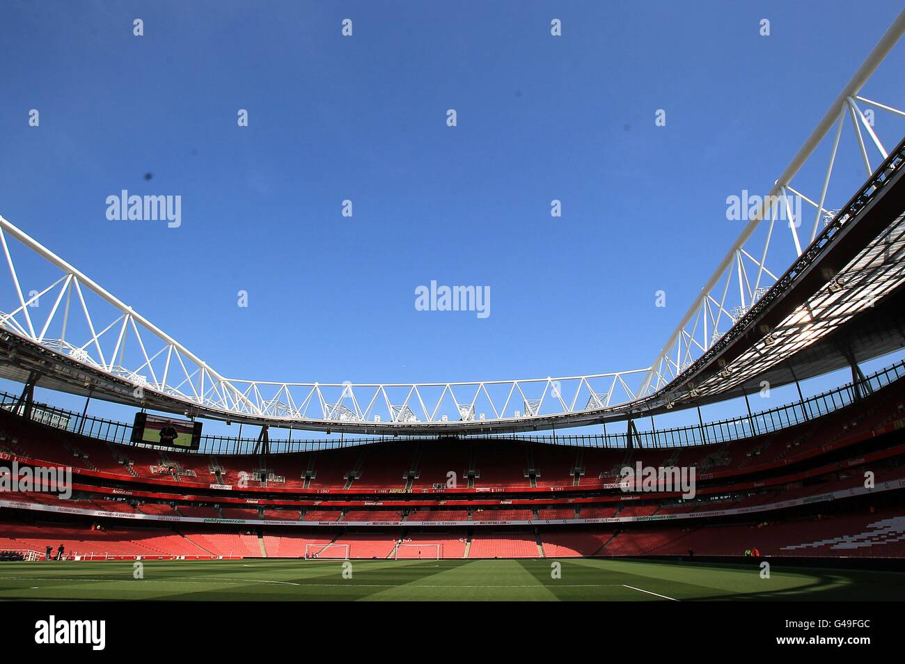 Emirates stadium emirates stadium hi-res stock photography and images ...