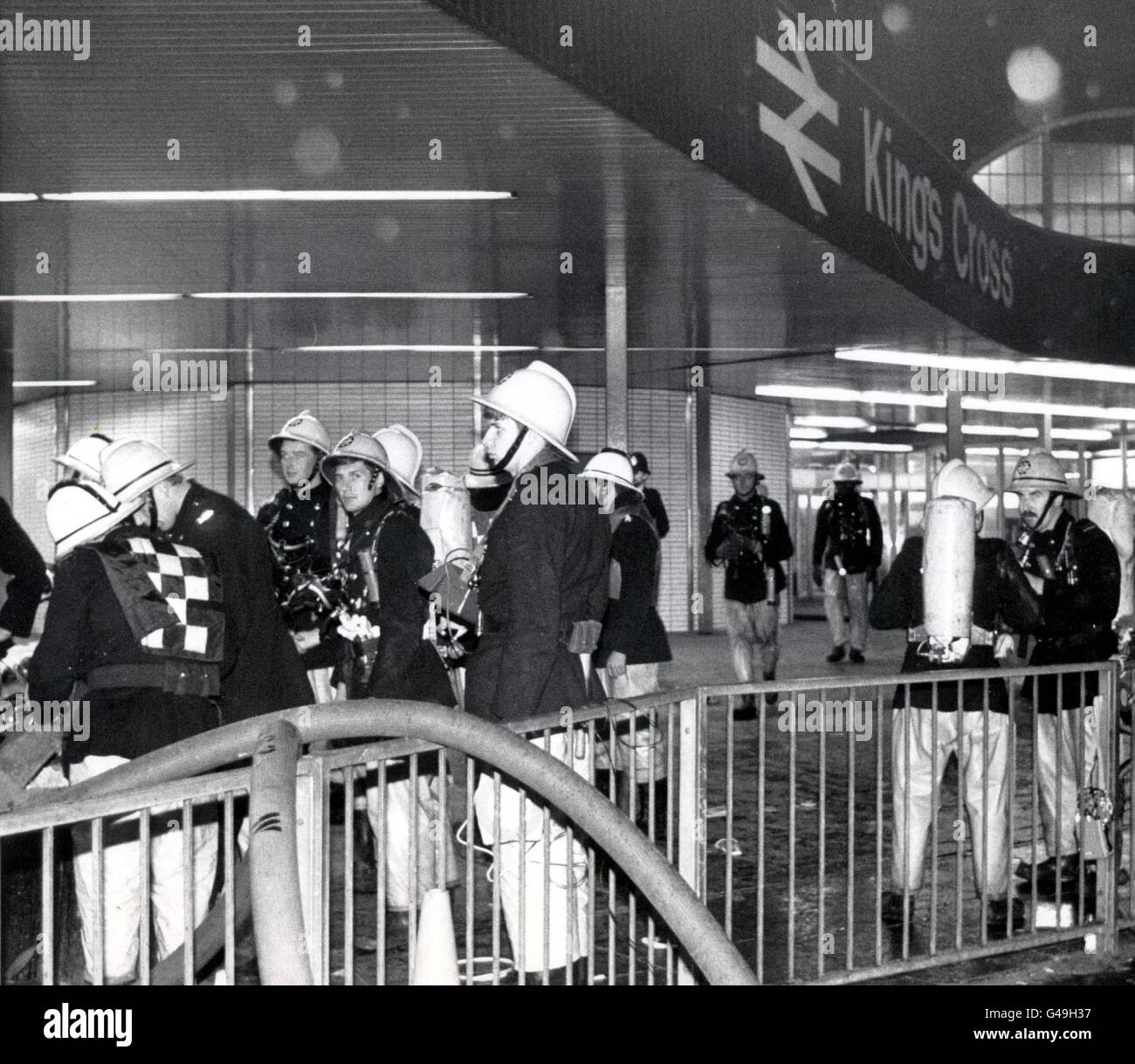 King's cross tube fire 1987 High Resolution Stock Photography and ...