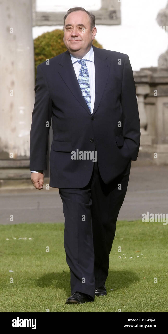SNP party leader Alex Salmond arrives at the Prestonfield House Hotel ...
