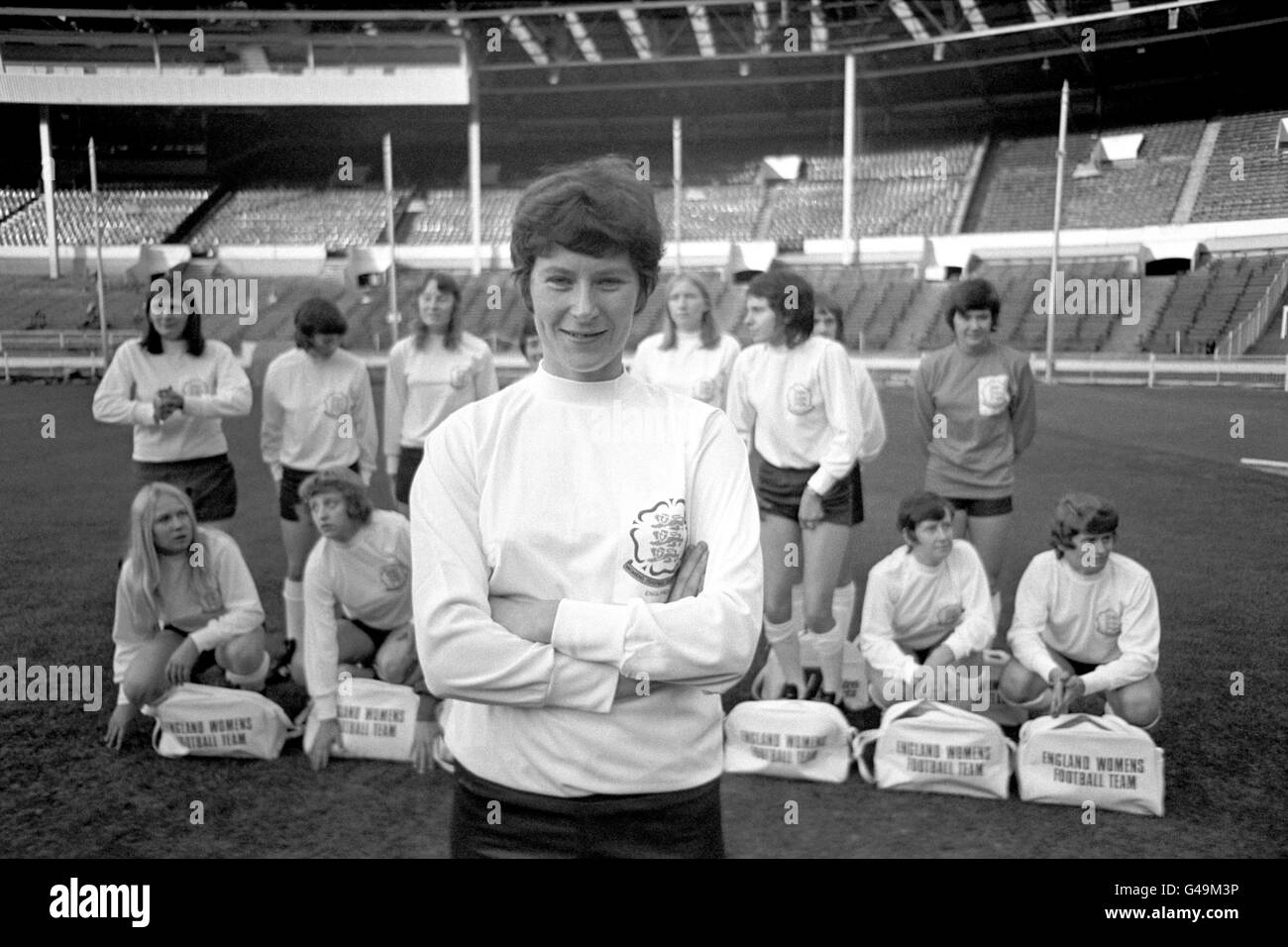 England women's football team Black and White Stock Photos & Images - Alamy