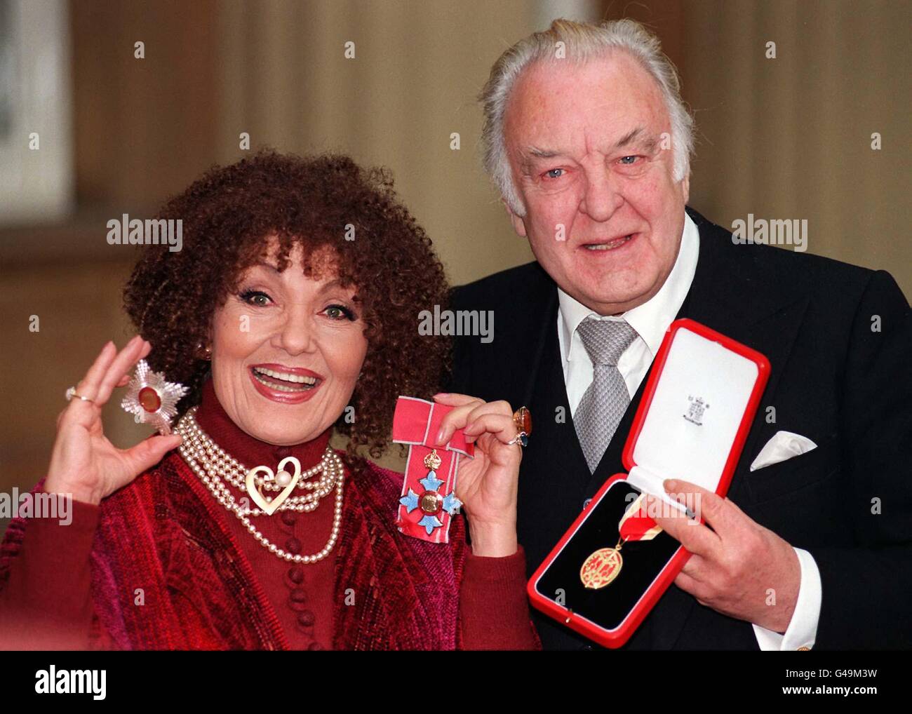 Actor Sir Donald Sinden and jazz singer Dame Cleo Laine at Buckingham ...