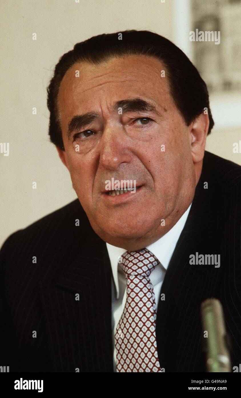 Mr robert maxwell hi-res stock photography and images - Alamy
