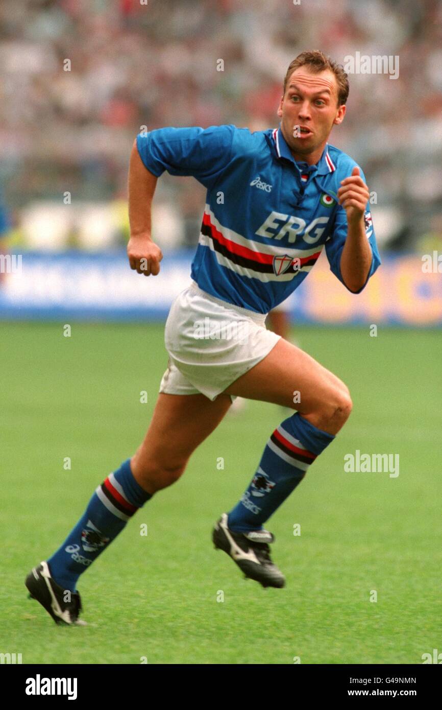 David platt sampdoria hi-res stock photography and images - Alamy