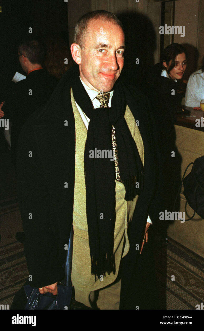 Simon callow portrait hi-res stock photography and images - Alamy