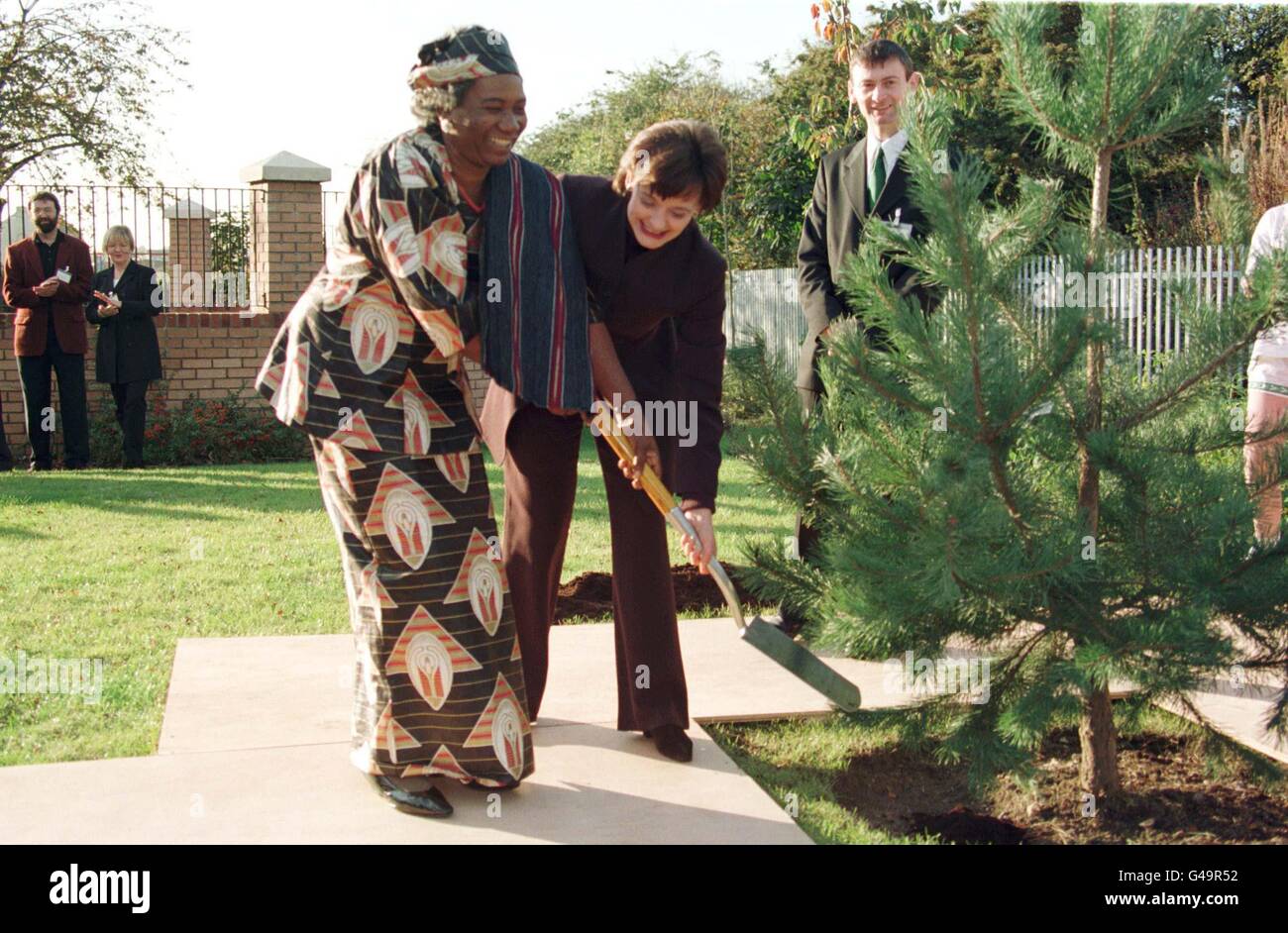 Politics - Commonwealth Heads of State - Tree for the Millennium ...