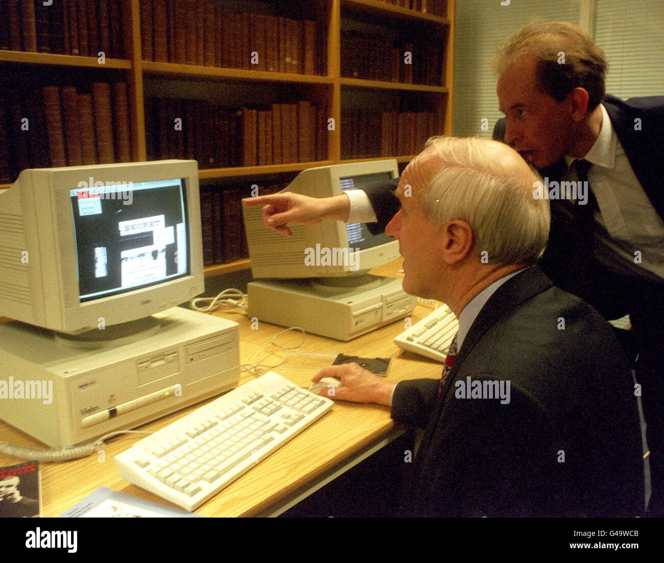 David bye hi-res stock photography and images - Alamy