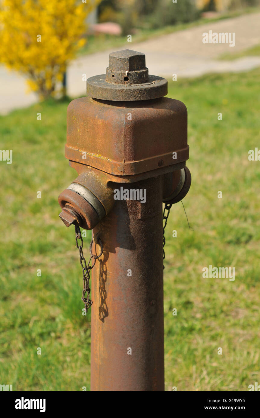 Cast iron fire hydrant hi-res stock photography and images - Alamy