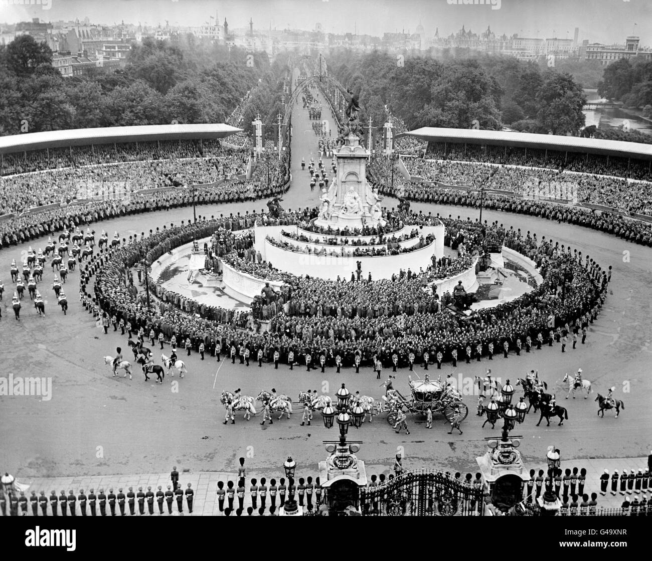 Royalty - Coronation of Queen Elizabeth II - London Stock Photo - Alamy