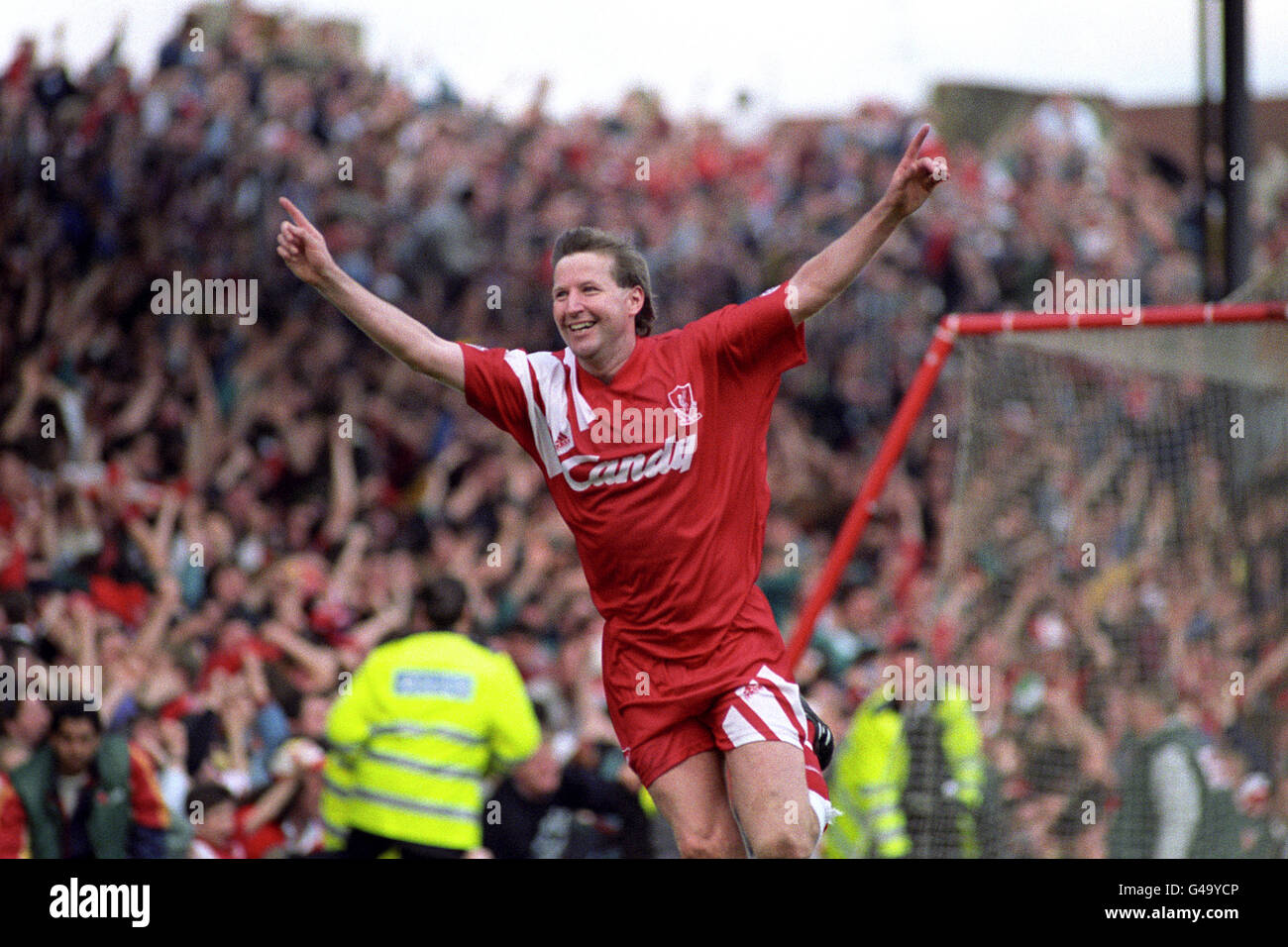 Ronnie whelan hi-res stock photography and images - Alamy