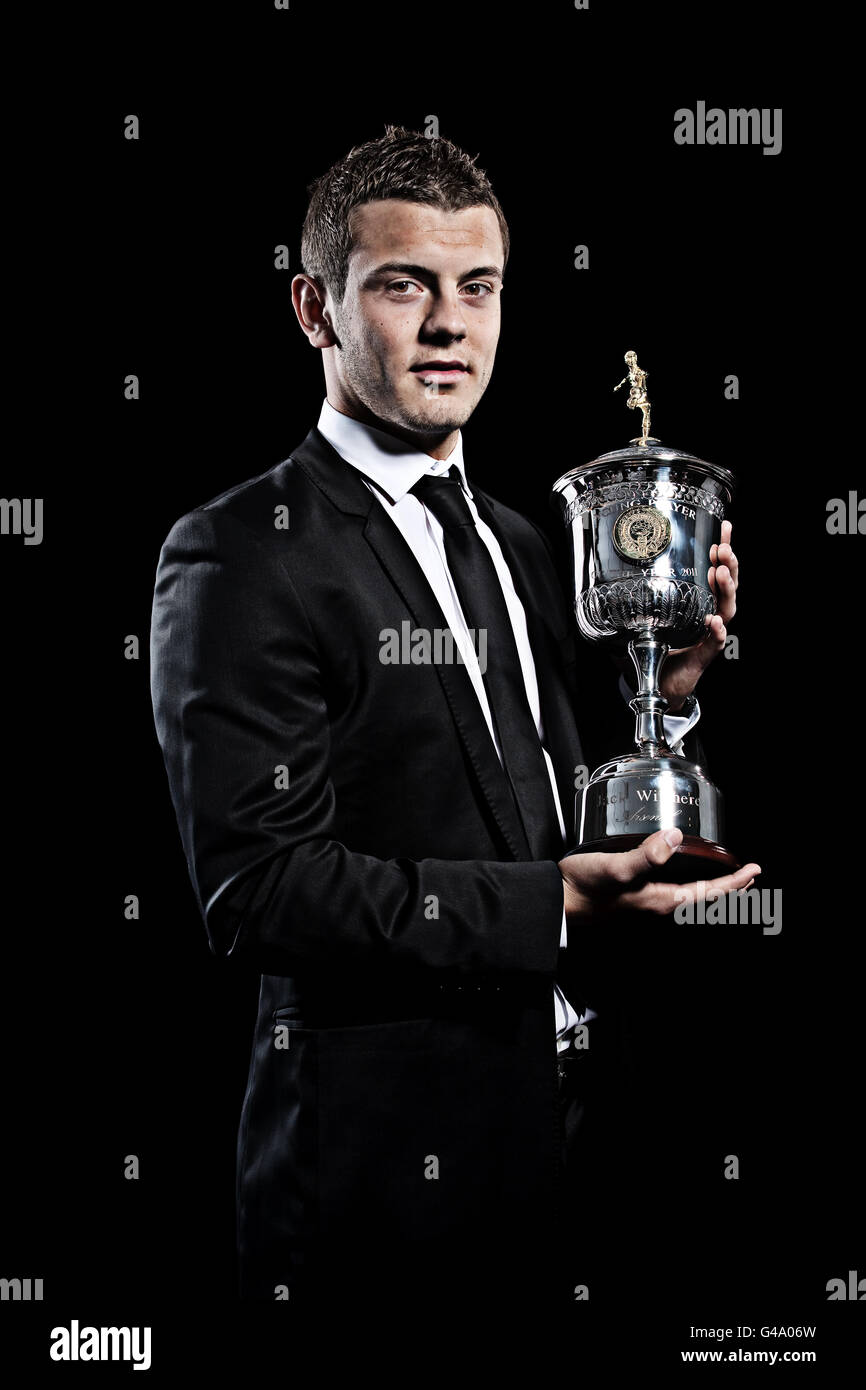 Jack wilshere trophy hi-res stock photography and images - Alamy