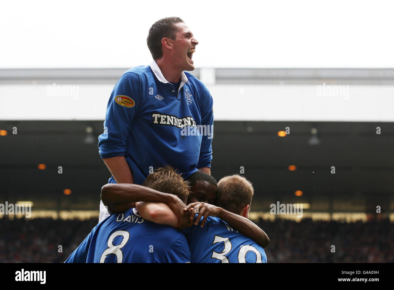 Rangers' Kyle Lafferty celebrates with his team-mates Stock Photo - Alamy