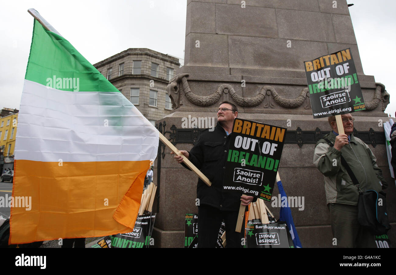 Connell Street, Dublin, protest against the visit of Queen Elizabeth II ...