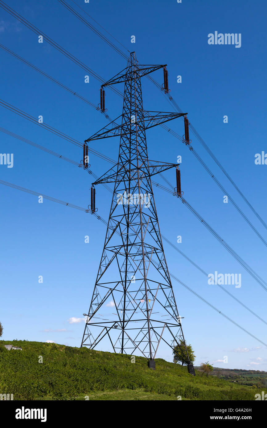 Electricity pylon england uk united hi-res stock photography and images ...