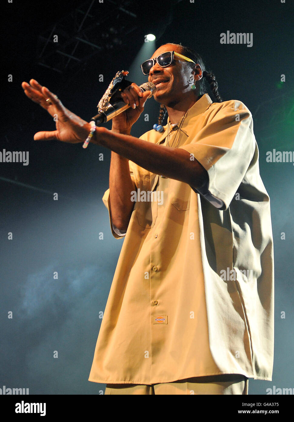 Snoop Dogg in concert - London Stock Photo - Alamy