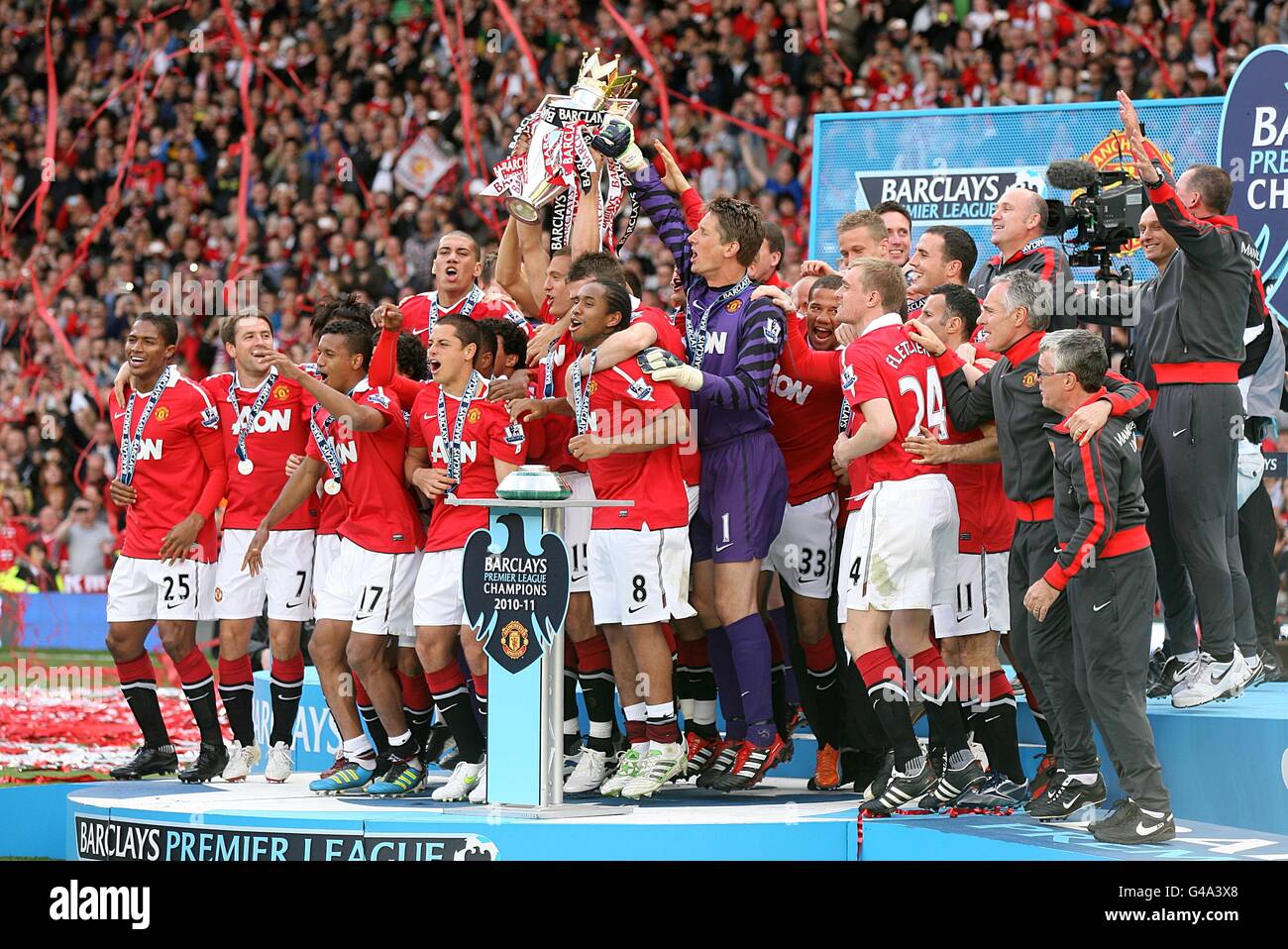 Manchester united celebrate with the barclays premier league trophy hi ...