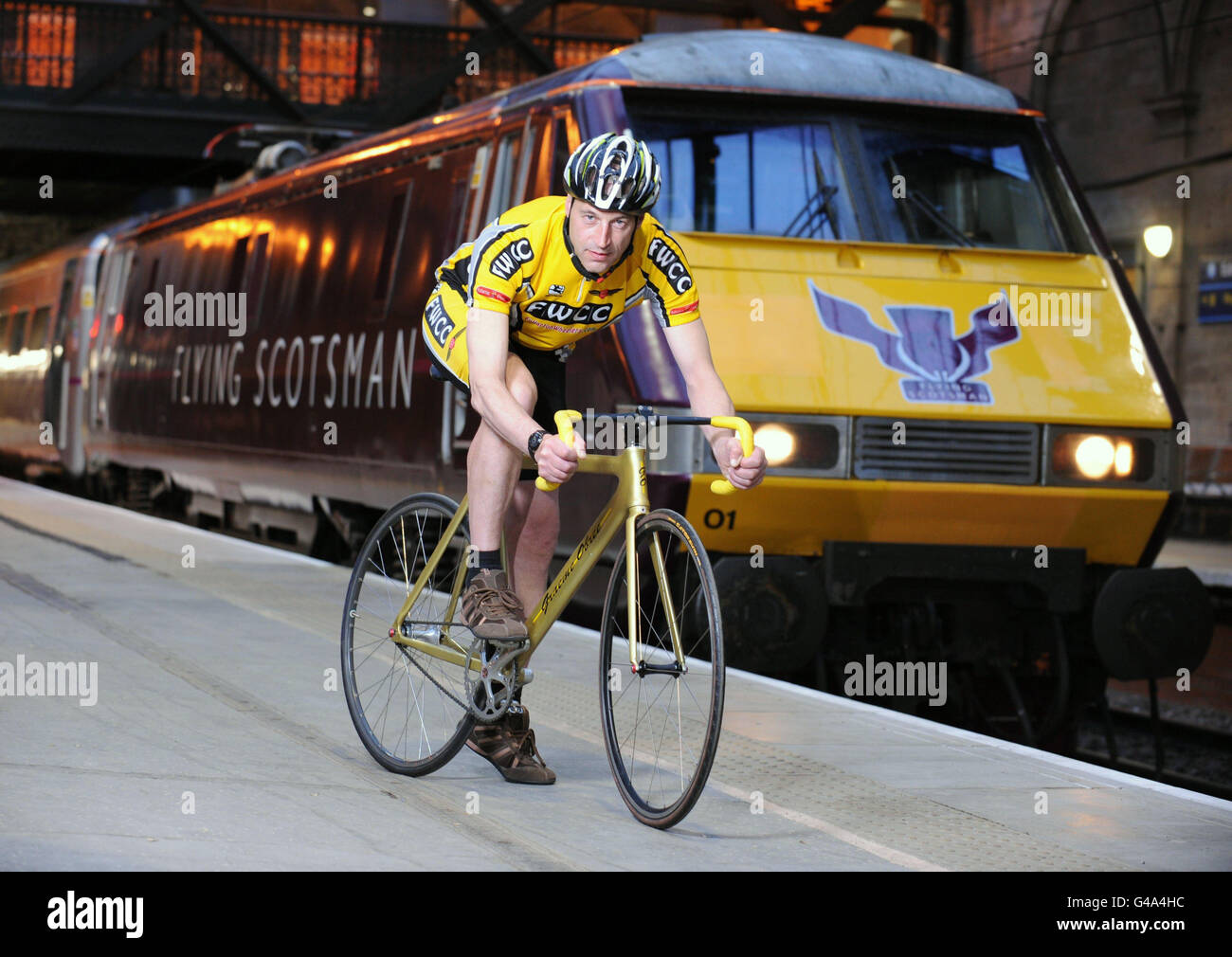 World champion cyclist, Graeme Obree in front of the Flying Scotsman on ...