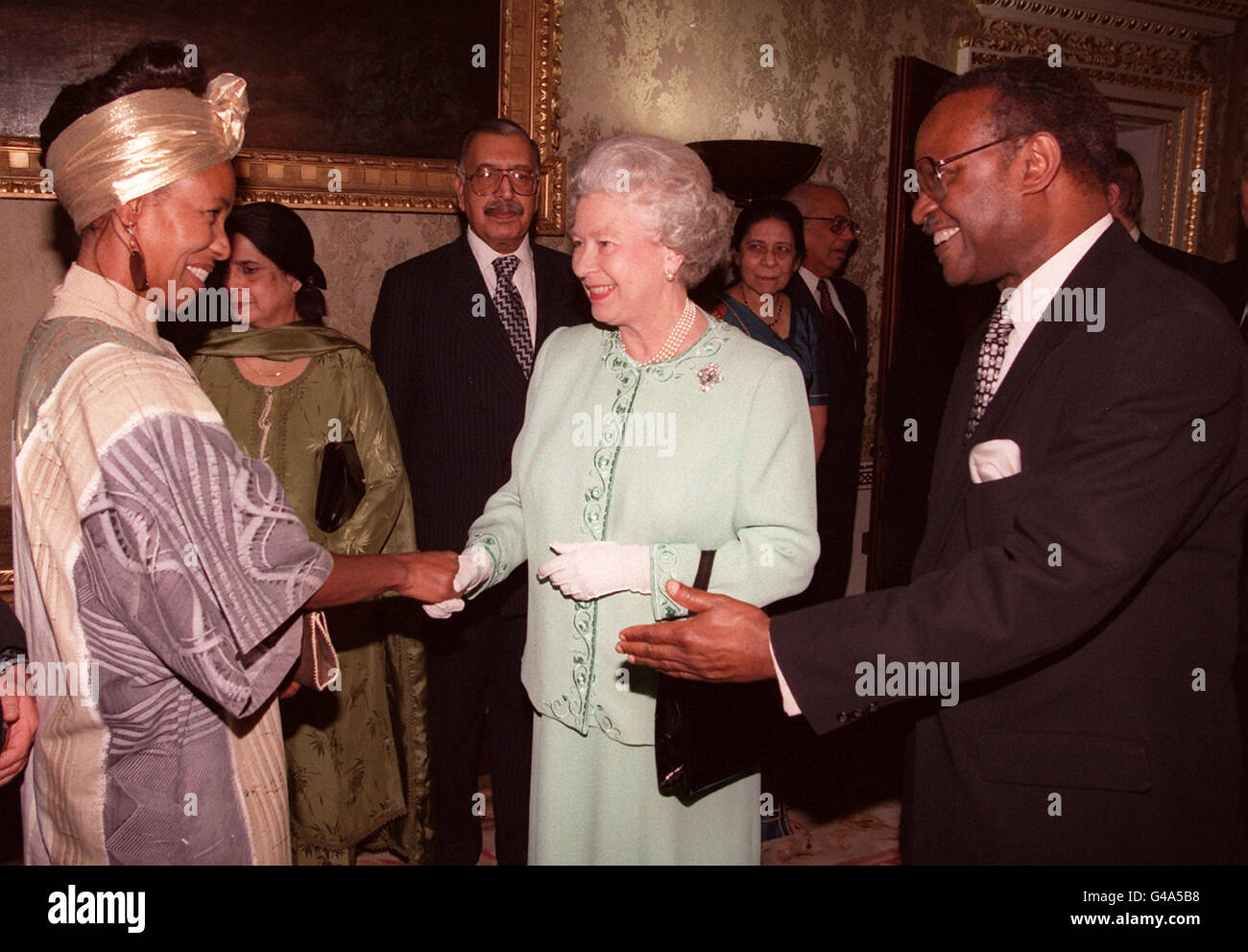 Secretary general of the commonwealth emeka anyaoku hi-res stock ...