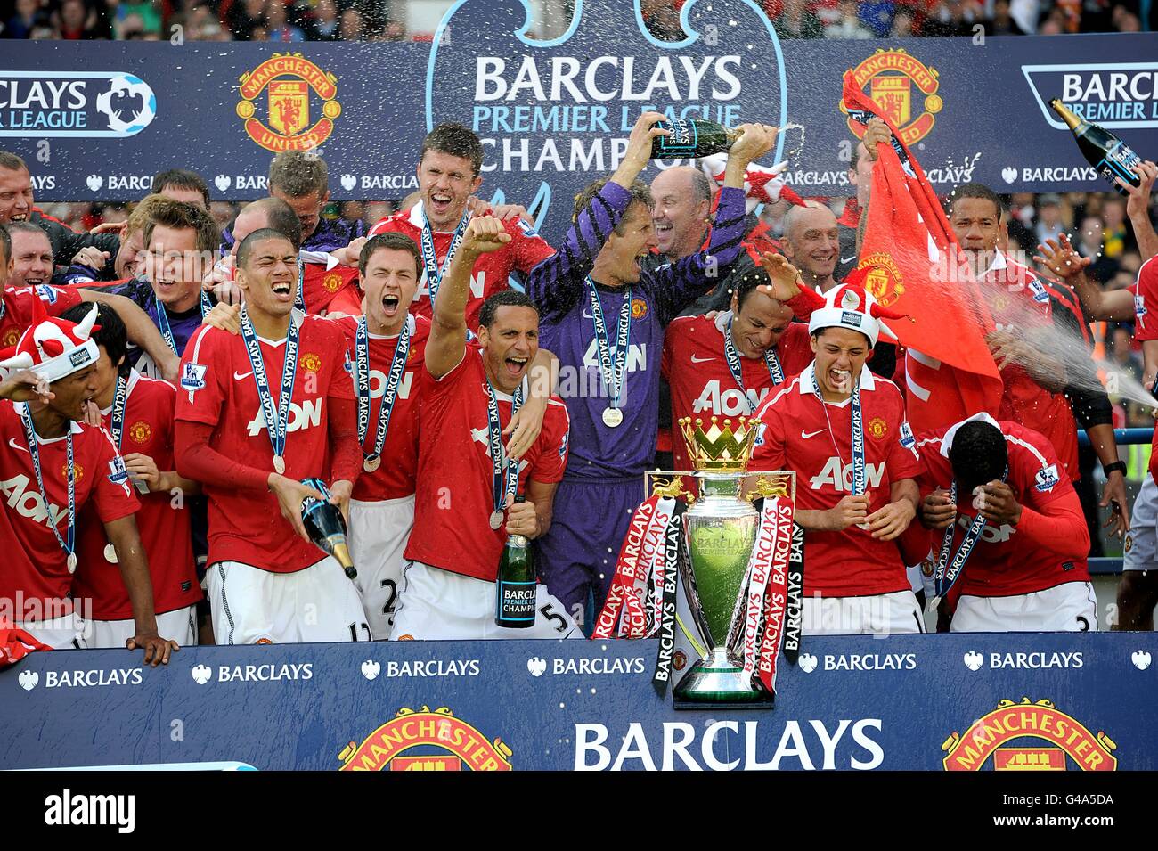 Manchester united celebrate with the barclays premier league trophy hi ...