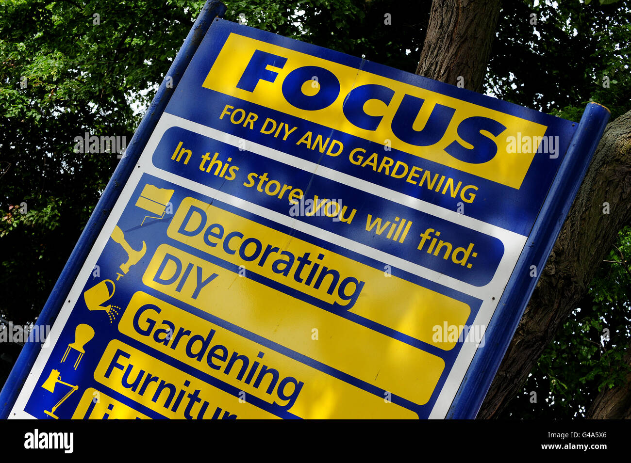 Focus Stores To Close Stock Photo Alamy focus-stores-to-close-stock-photo-alamy