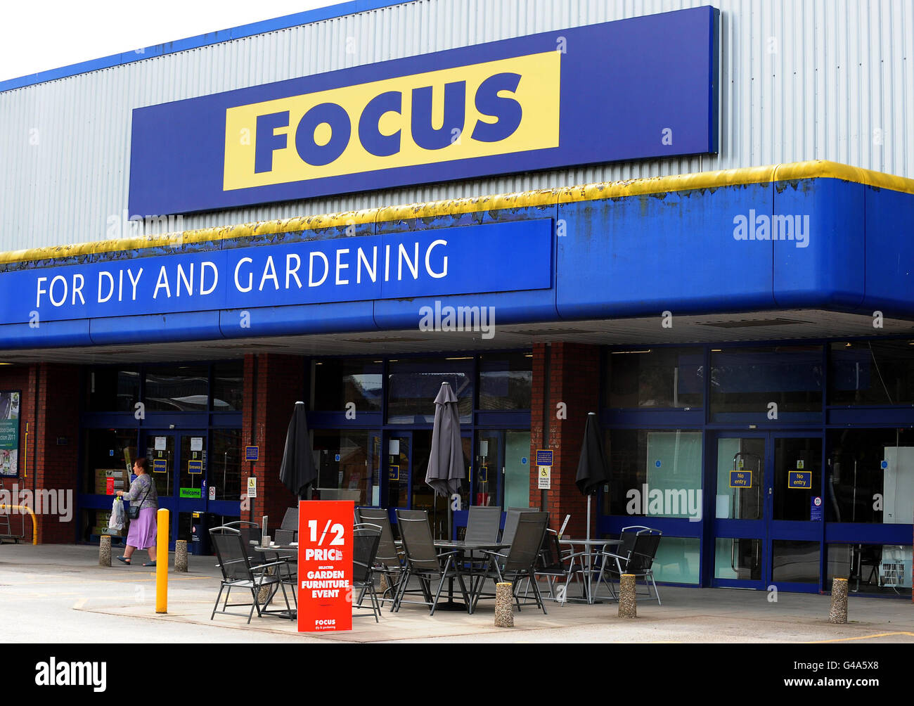 Focus stores to close Stock Photo - Alamy