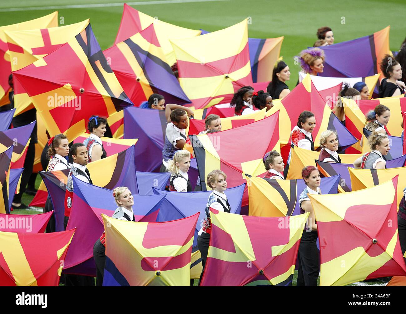 Pre match entertainment wembley stadium hi-res stock photography and ...