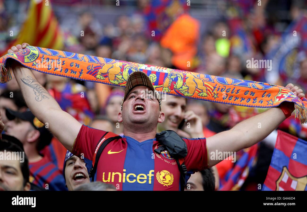 Barcelona fans in stadium hi-res stock photography and images - Alamy
