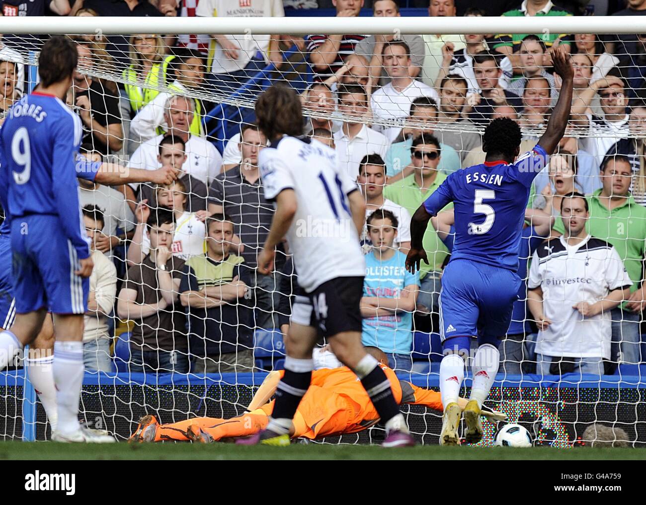 Tottenham Hotspur goalkeeper Heurelho Gomes dives in vain as Frank ...