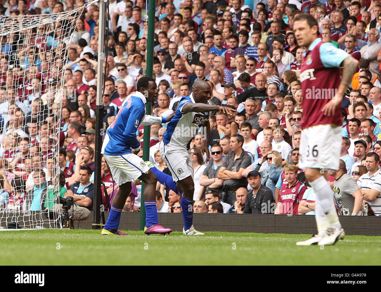 Blackburn Rovers' Jason Roberts (centre) celebrates after scoring the ...