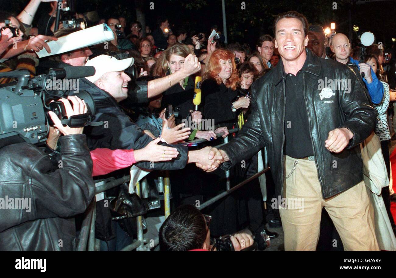 Hollywood strong man arnold schwarzenegger hi-res stock photography and ...