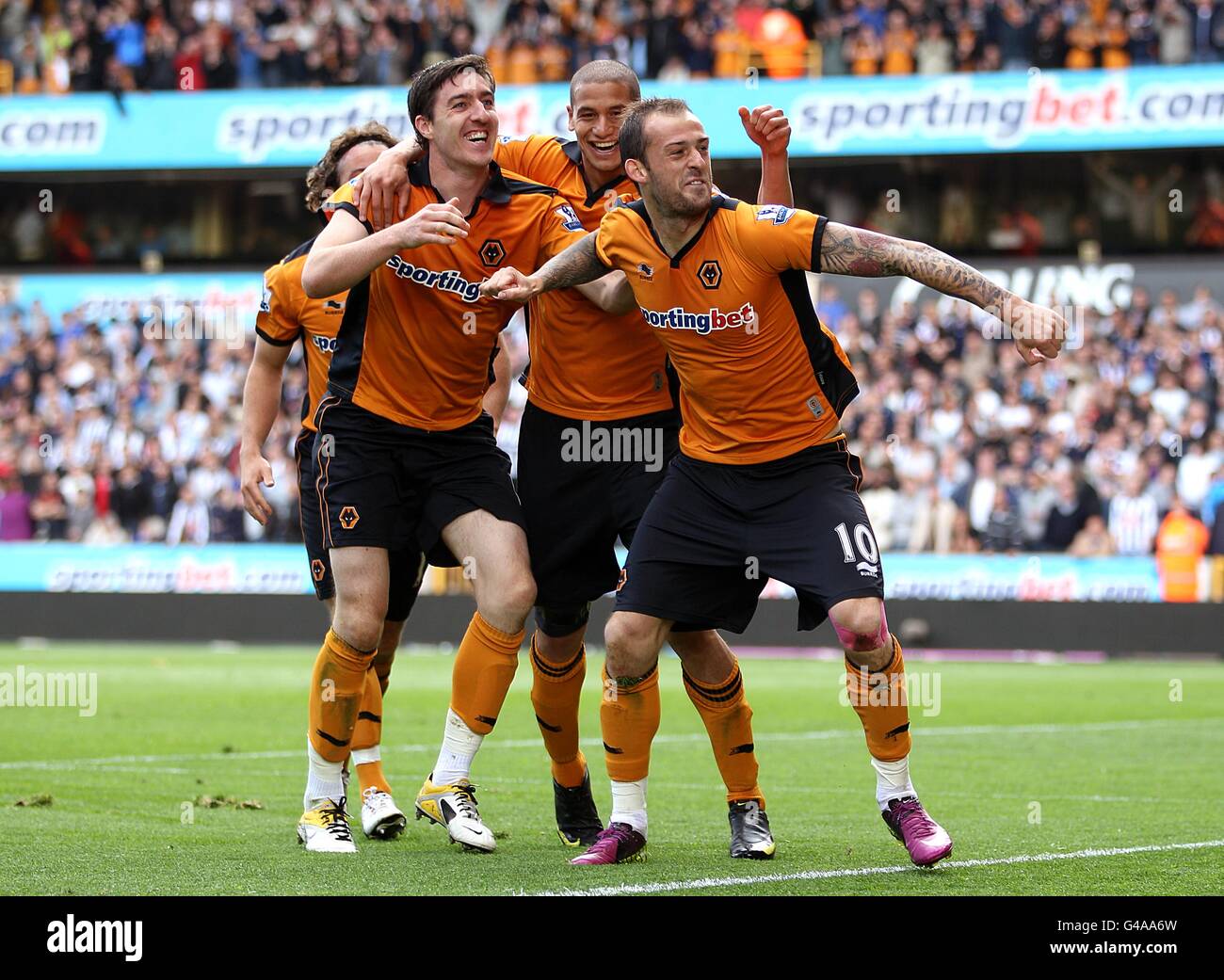 Wolverhampton Wanderers' Steven Fletcher (right) celebrates with his ...