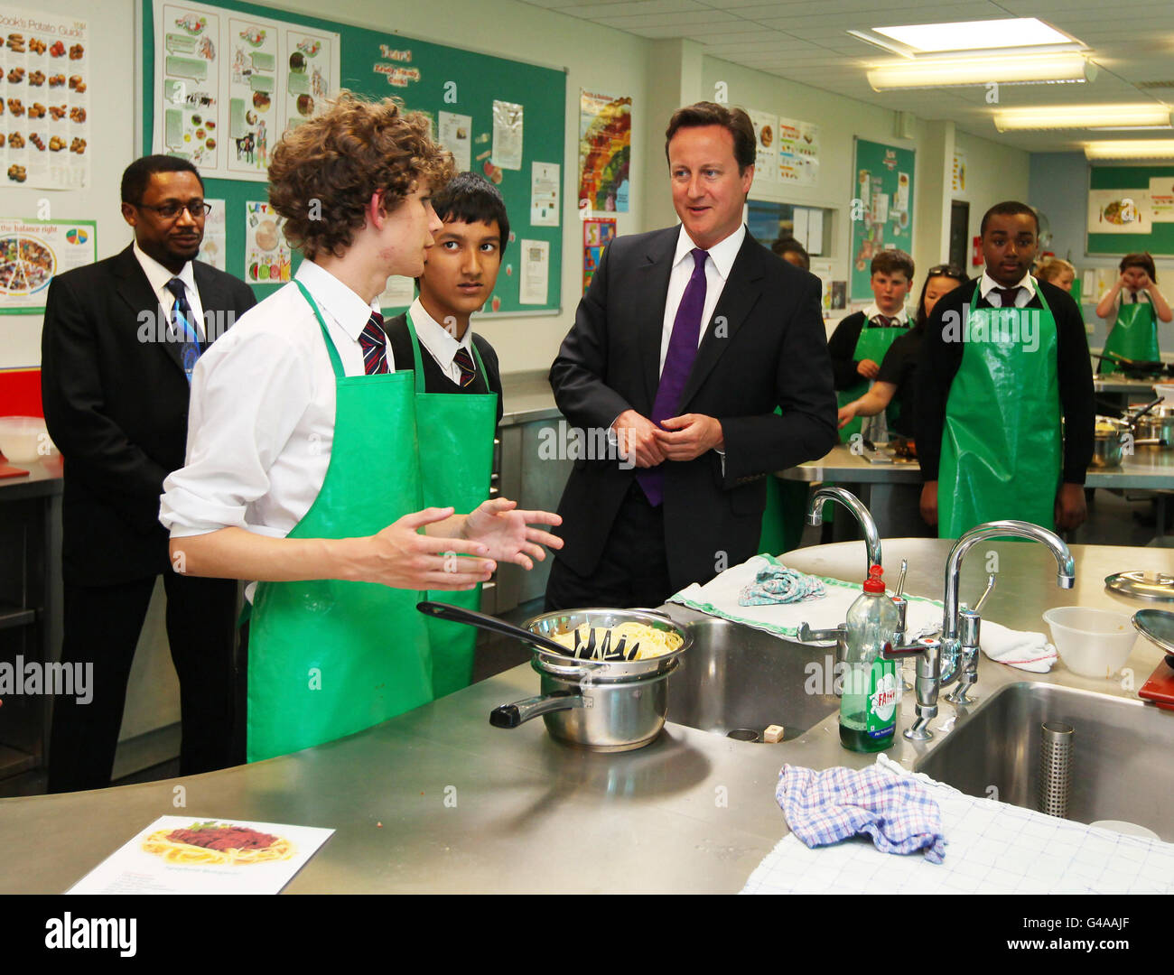 David Cameron visits Kingsdale Foundation School Stock Photo - Alamy