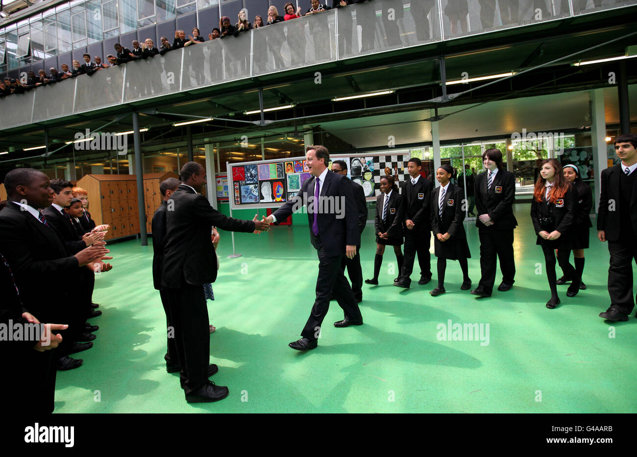 Politics cameron full length shaking hands mangpa hi-res stock ...