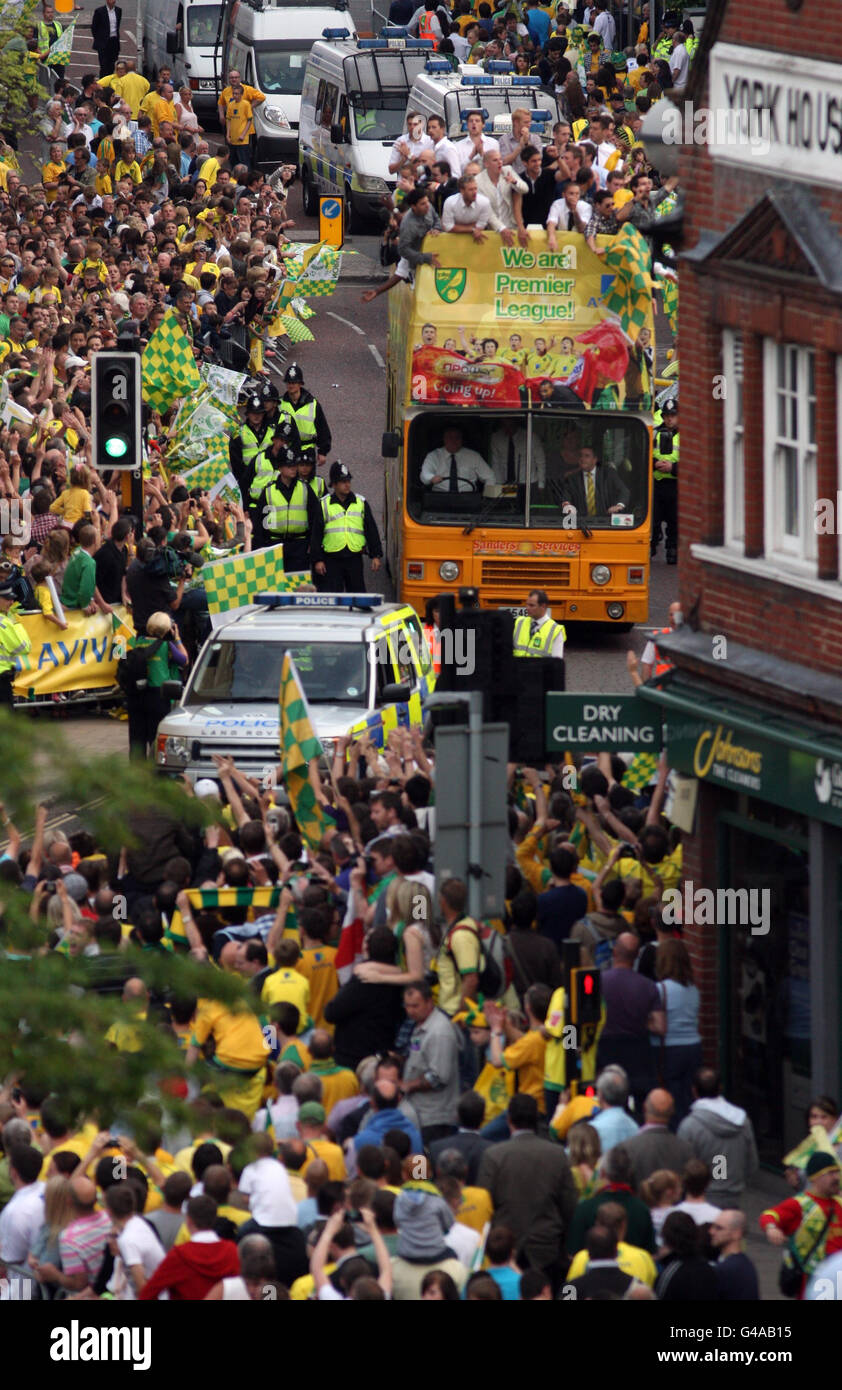 Soccer - Norwich Open Top Bus Promotion Tour - Norwich Stock Photo - Alamy