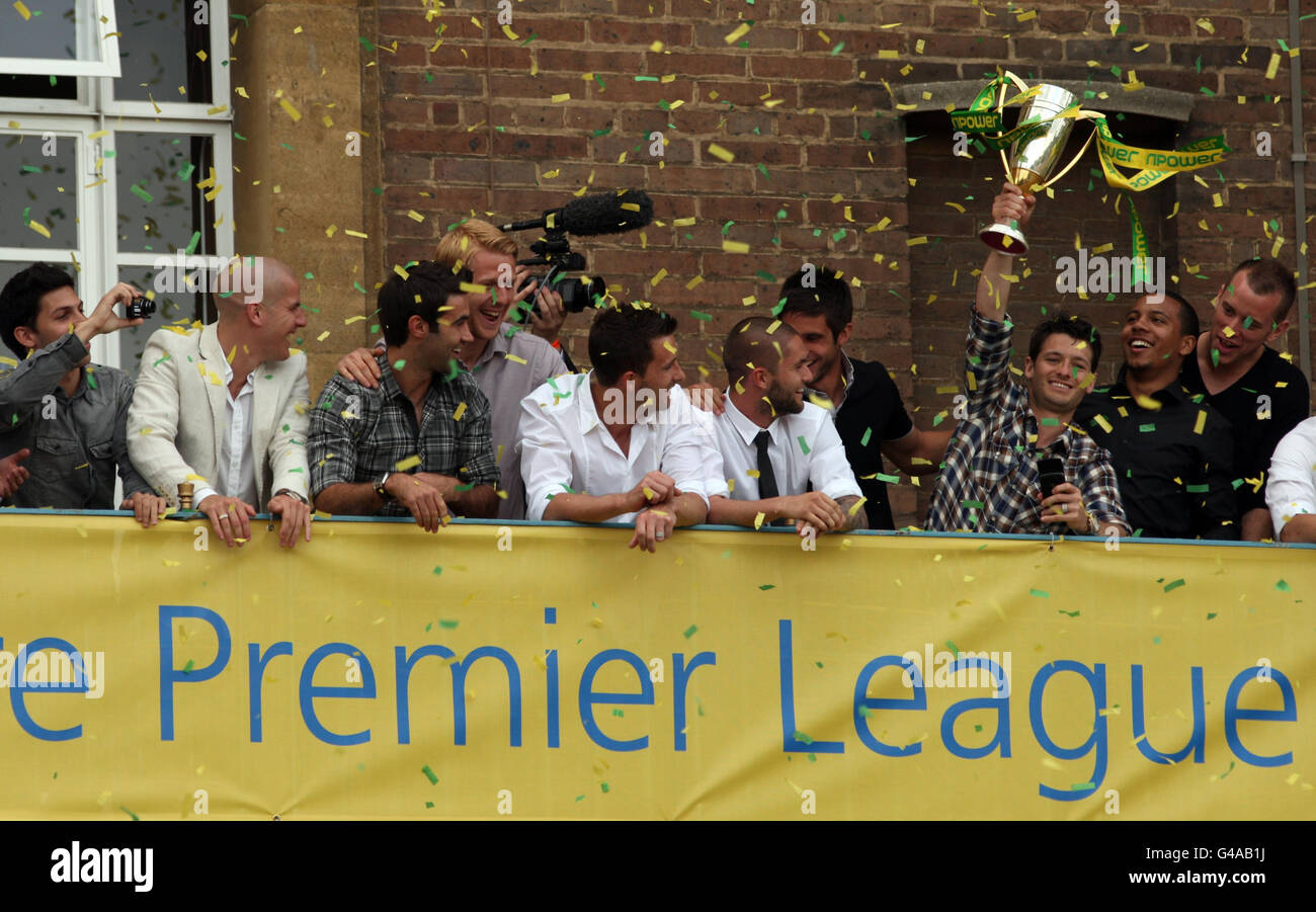 Norwich City's Wes Hoolahan lifts the npower Football League Promotion ...