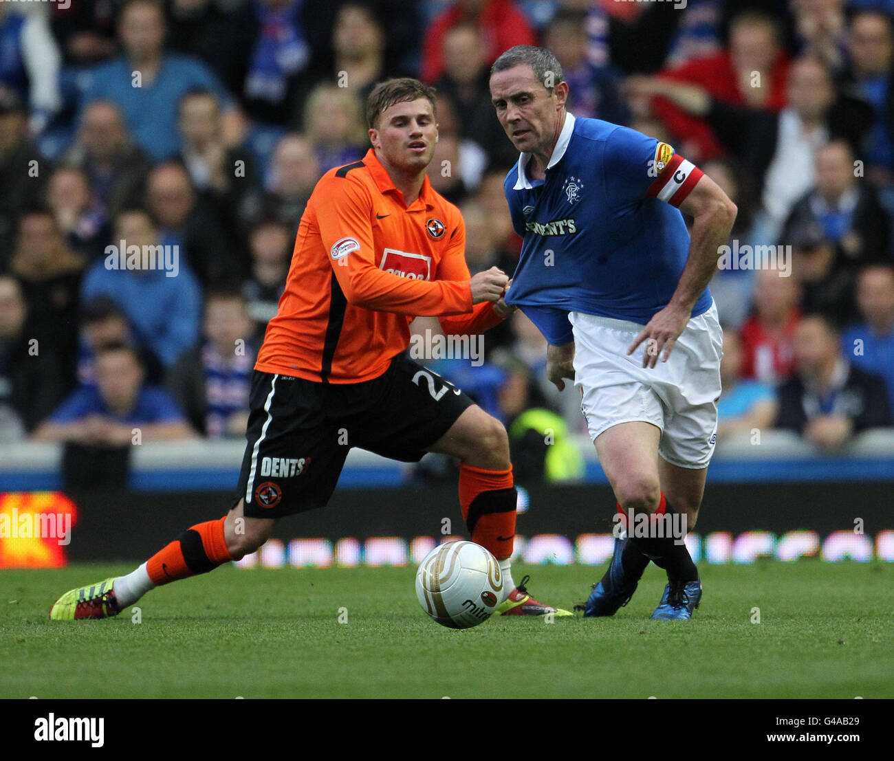 Ranger's David Weir and Dundee United's David Goodwillie during the ...