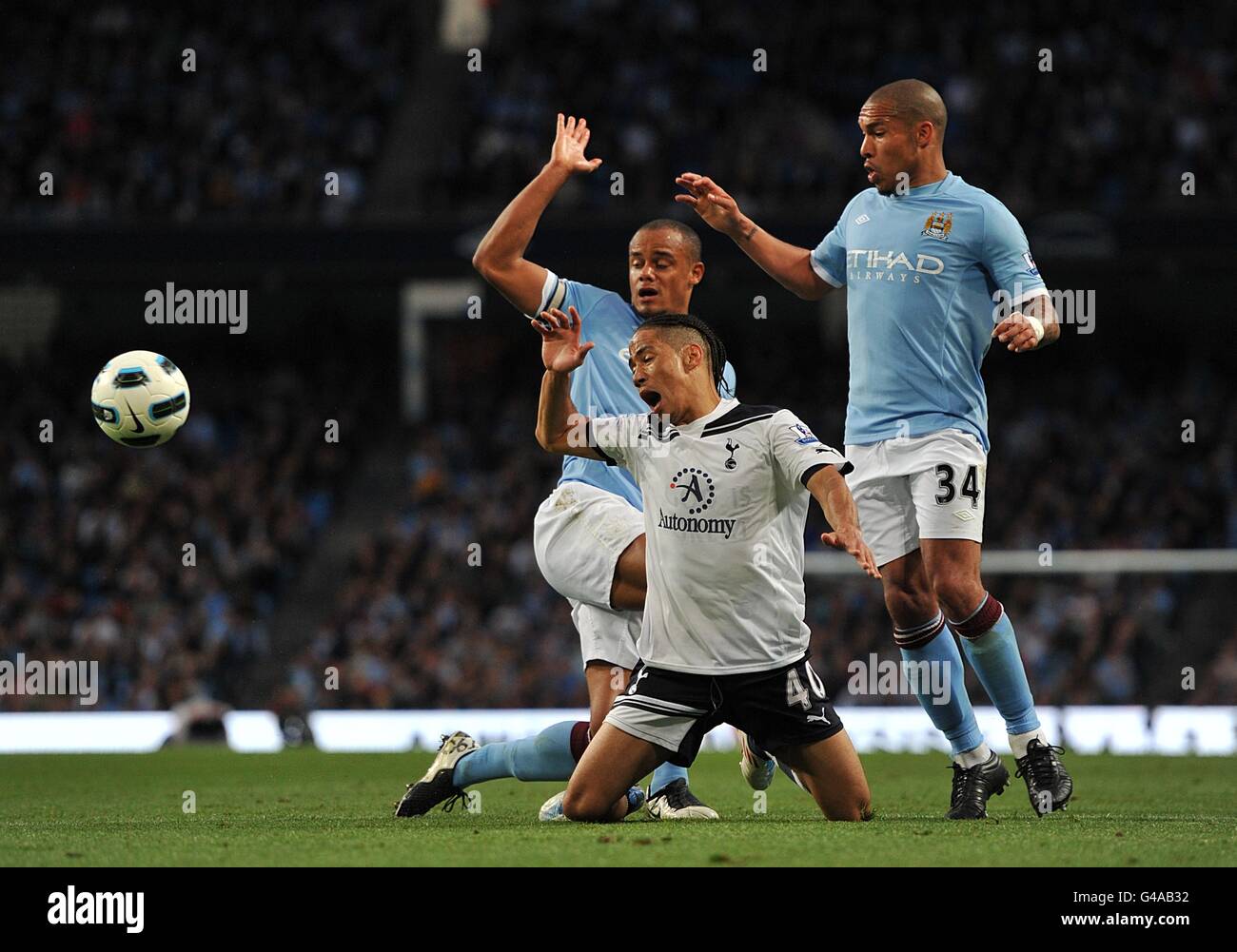 Tottenham hotspurs steven pienaar hi-res stock photography and images ...