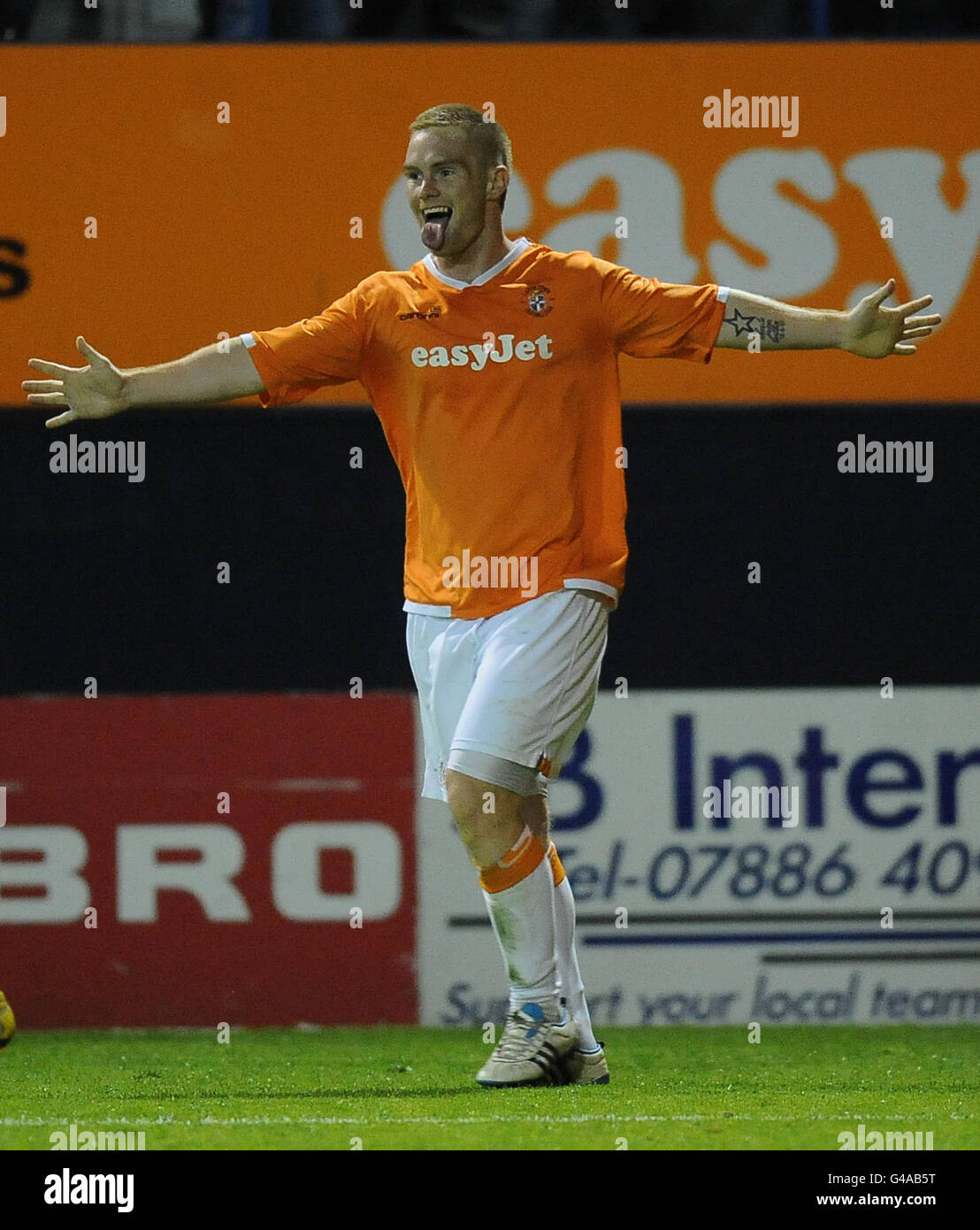 Soccer - Blue Square Premier League - Luton Town v Wrexham - Kenilworth ...