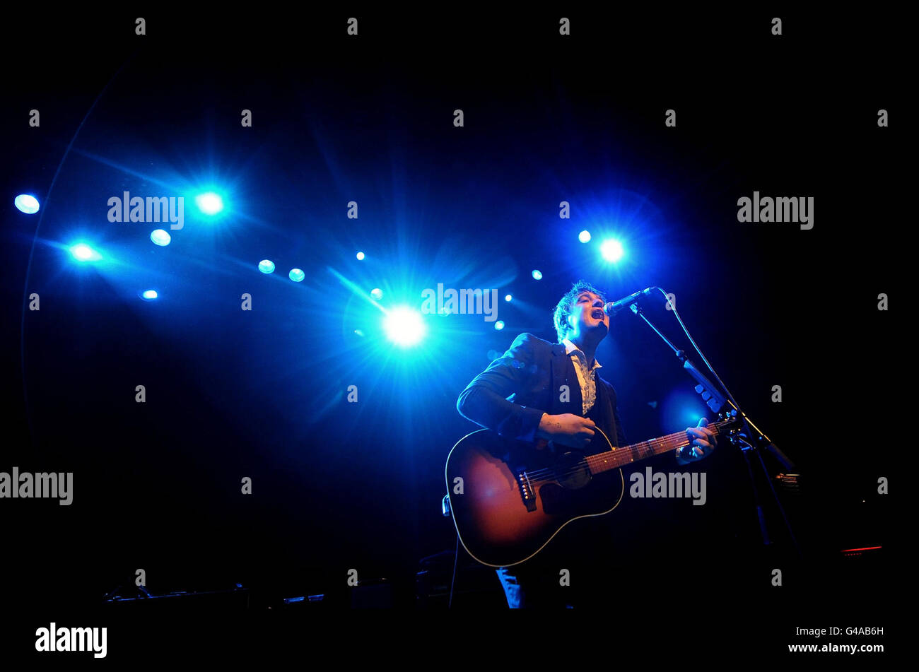 O2 shepherds bush 02 empire hi-res stock photography and images - Alamy