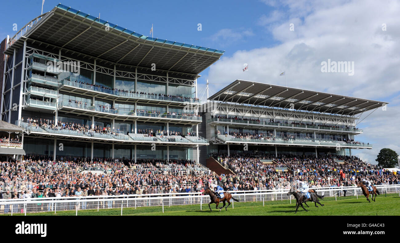 Stratford Racecourse General View High Resolution Stock Photography and ...