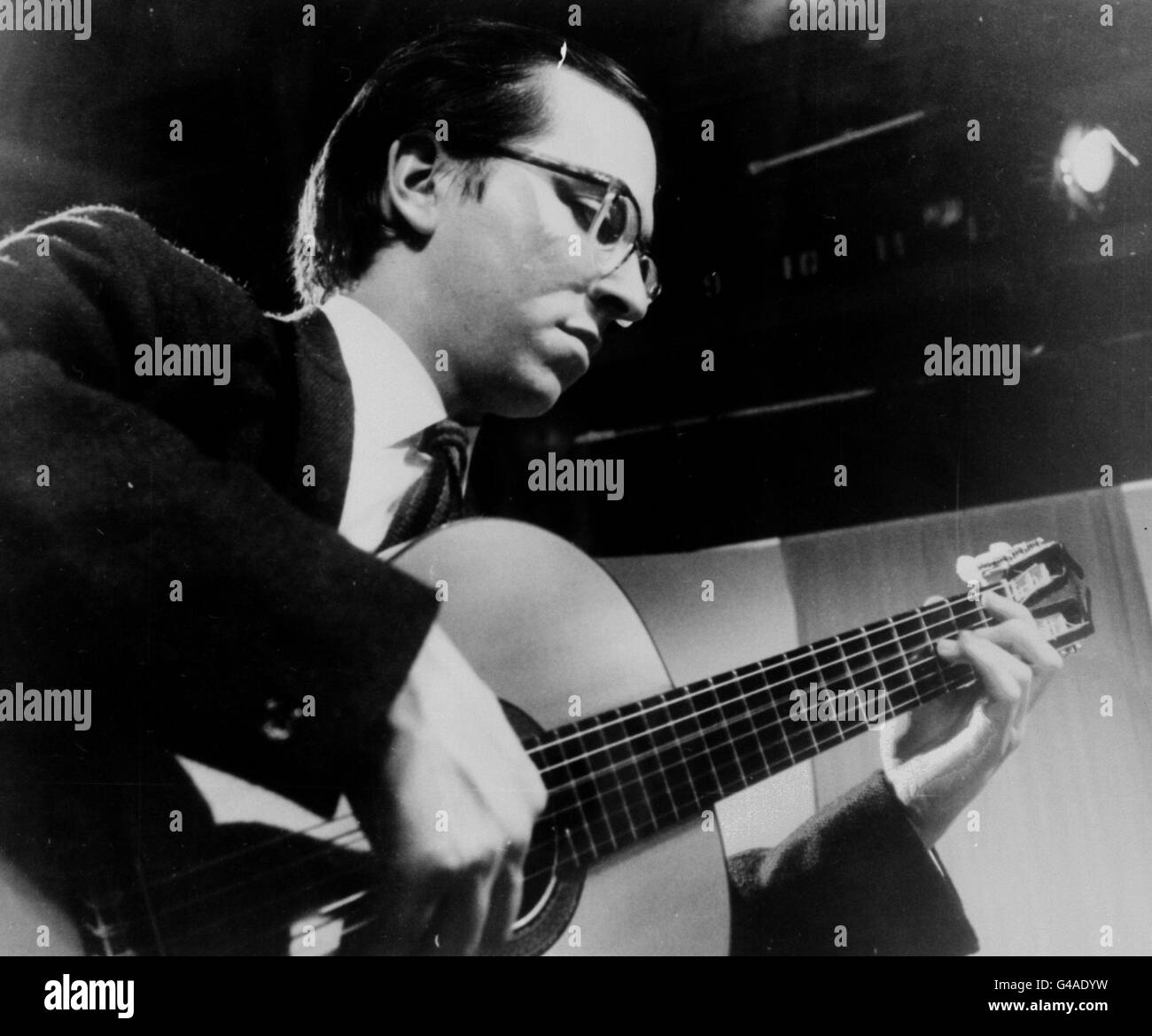 John williams guitarist hi-res stock photography and images - Alamy