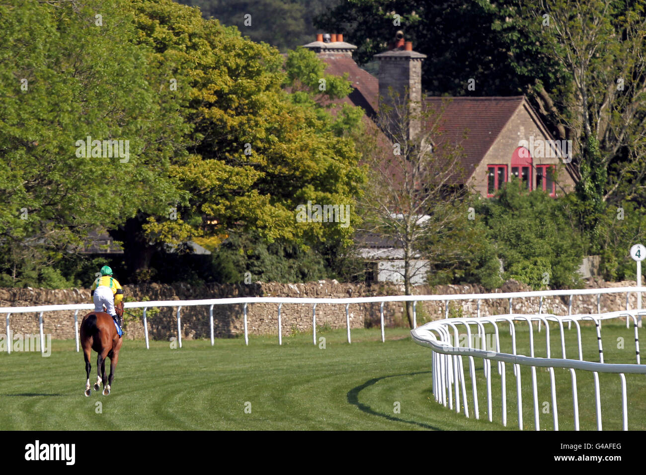 Horse racing bath racecourse hi-res stock photography and images - Alamy