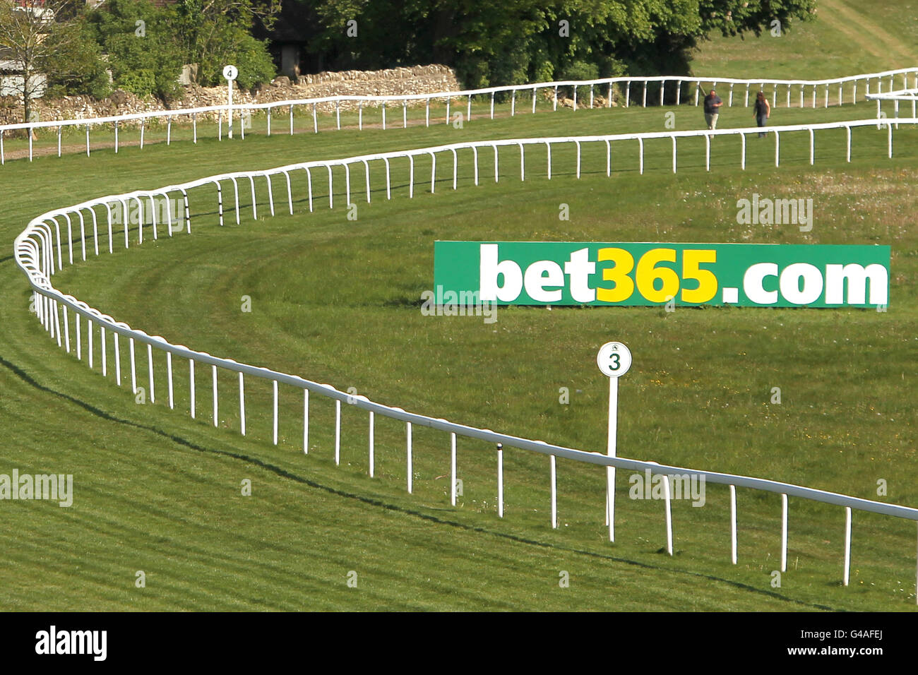 Races sign signage hi-res stock photography and images - Alamy