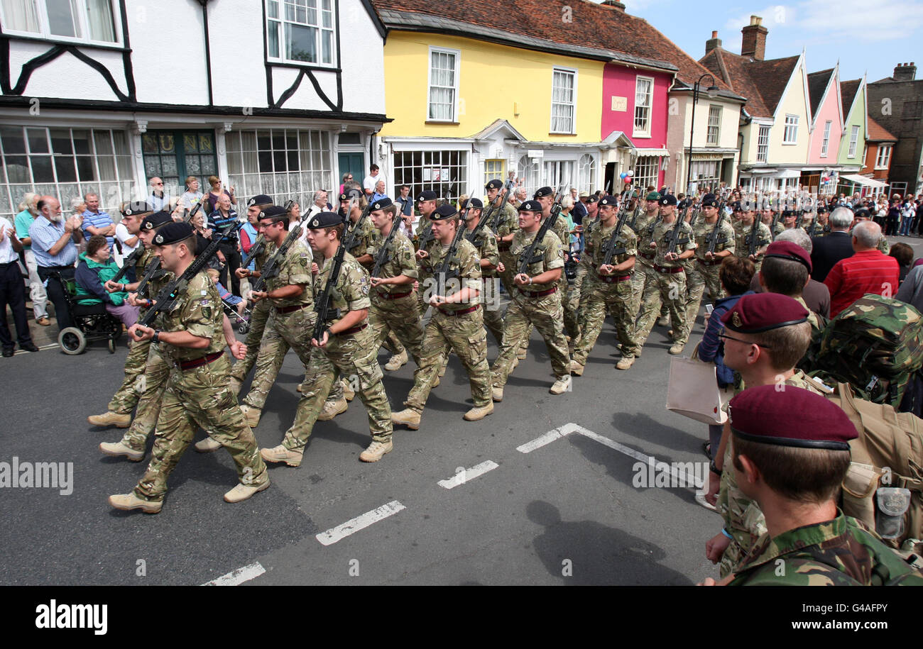 Servicemen from 23 Engineer Regiment, march through the centre of ...