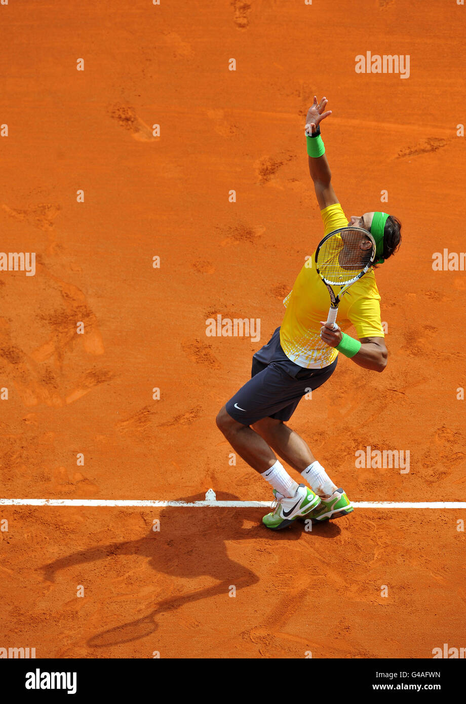 Rafael nadal service hi-res stock photography and images - Alamy